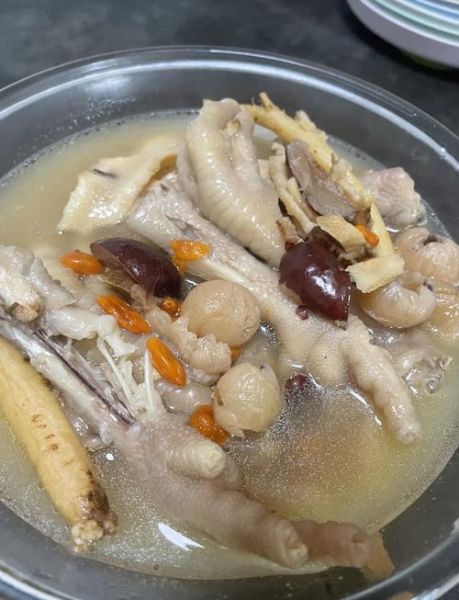 鸡脚汤的营养价值_鸡脚汤的功效与作用-第1张图片-山城妙识 鸡脚汤的营养价值_鸡脚汤的功效与作用-第1张图片-山城妙识