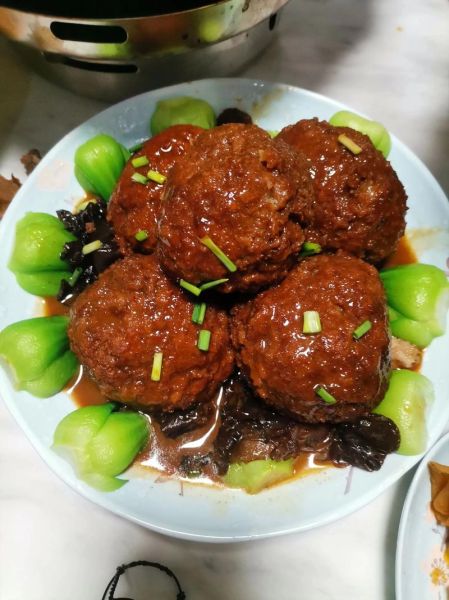 狮子头为什么叫狮子头_狮子头典故由来-第2张图片-山城妙识