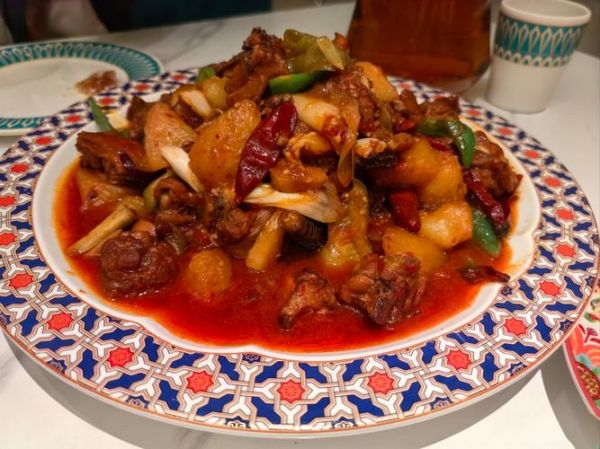 新疆大盘鸡怎么做_正宗大盘鸡做法图解-第1张图片-山城妙识