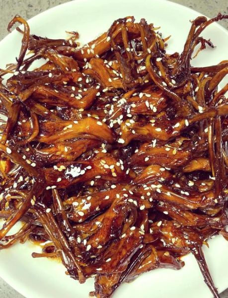 酱爆鸭舌怎么做_酱爆鸭舌热量高吗-第1张图片-山城妙识