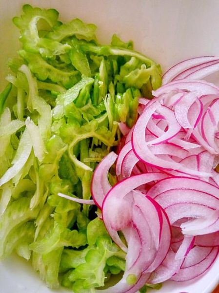 洋葱拌苦瓜怎么做_洋葱拌苦瓜能减肥吗-第1张图片-山城妙识