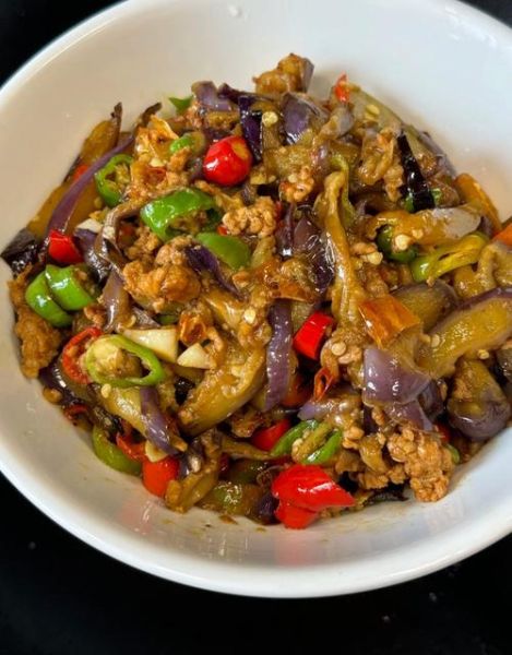 肉末茄子煲怎么做_肉末茄子煲用什么茄子-第1张图片-山城妙识