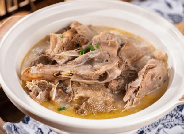 鸭煲怎么做最好吃_鸭煲用什么香料最香-第1张图片-山城妙识