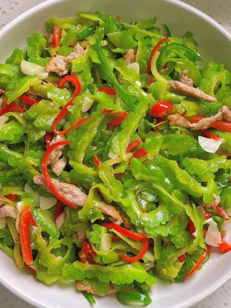 苦瓜炒肉苦瓜要焯水吗_焯水多久去苦味-第3张图片-山城妙识 苦瓜炒肉苦瓜要焯水吗_焯水多久去苦味-第3张图片-山城妙识