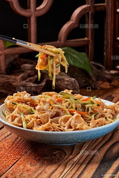 莜面凉皮怎么做_莜面凉皮最简单的做法-第1张图片-山城妙识