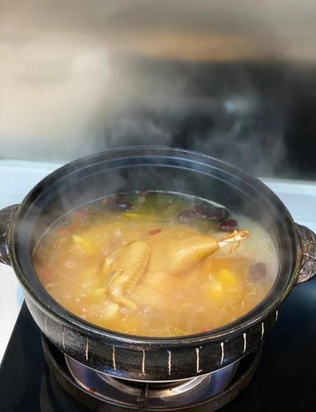砂锅炖鸡怎么做才好吃_砂锅炖鸡需要焯水吗-第3张图片-山城妙识 砂锅炖鸡怎么做才好吃_砂锅炖鸡需要焯水吗-第3张图片-山城妙识