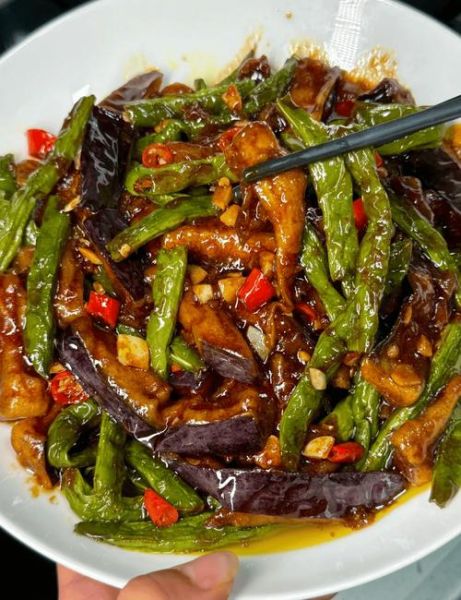 豆角烧茄子怎么做_豆角烧茄子热量高吗-第3张图片-山城妙识