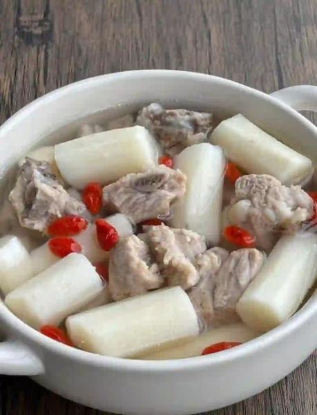 山药炖排骨怎么做_山药炖排骨需要焯水吗-第1张图片-山城妙识