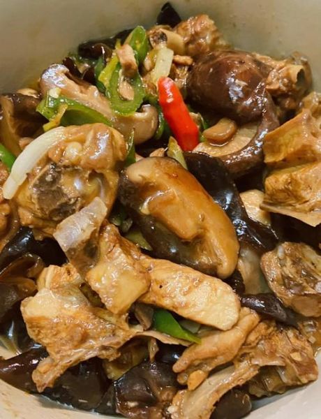 香菇炖鸡还用焯水吗_焯水对口感影响大吗-第1张图片-山城妙识