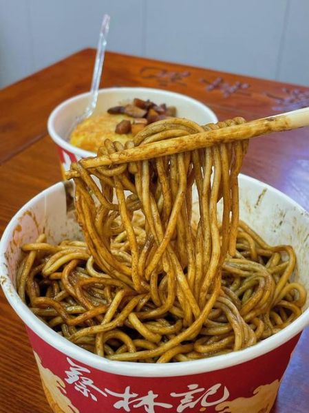 武汉热干面怎么吃_热干面正确吃法-第1张图片-山城妙识