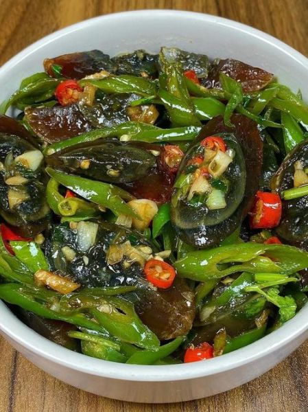 皮蛋怎么做好吃_皮蛋凉拌还是热炒-第1张图片-山城妙识 皮蛋怎么做好吃_皮蛋凉拌还是热炒-第1张图片-山城妙识