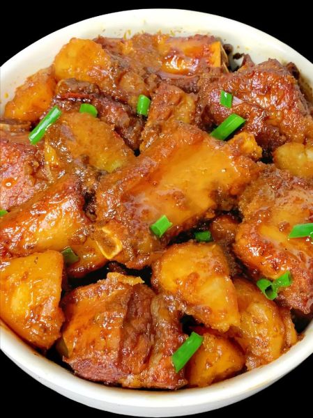 红烧土豆排骨怎么做_红烧土豆排骨的家常做法-第3张图片-山城妙识