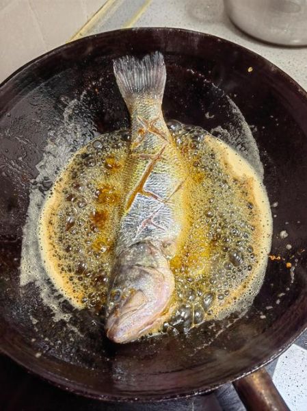 香酥炸鱼怎么做_香酥炸鱼用什么鱼最好-第3张图片-山城妙识 香酥炸鱼怎么做_香酥炸鱼用什么鱼最好-第3张图片-山城妙识