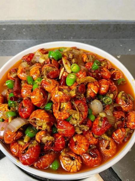 龙虾尾怎么做好吃_家常龙虾尾做法视频-第1张图片-山城妙识