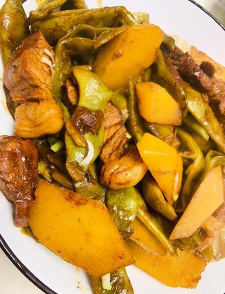 猪肉炖豆角怎么做好吃_猪肉炖豆角的家常做法窍门-第1张图片-山城妙识 猪肉炖豆角怎么做好吃_猪肉炖豆角的家常做法窍门-第1张图片-山城妙识