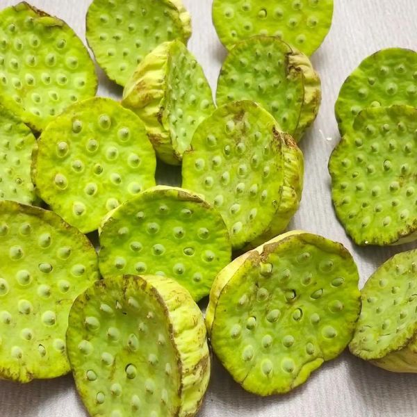 嫩莲蓬怎么吃_新鲜莲蓬怎么剥开-第3张图片-山城妙识