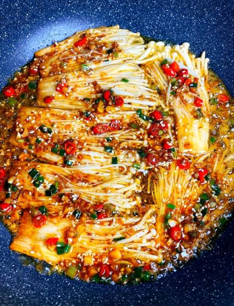 金针菇炒肉要过水吗_金针菇炒肉焯水多久-第1张图片-山城妙识