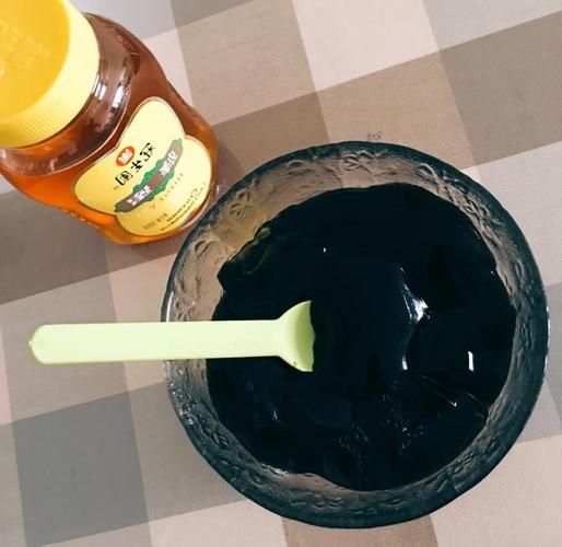 龟苓膏粉怎么做_龟苓膏粉做法步骤详解-第1张图片-山城妙识 龟苓膏粉怎么做_龟苓膏粉做法步骤详解-第1张图片-山城妙识