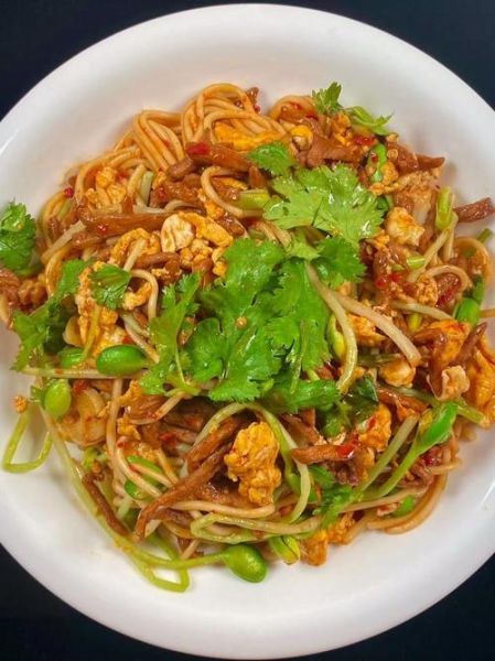 豆芽炒面怎么做_豆芽炒面家常做法-第1张图片-山城妙识