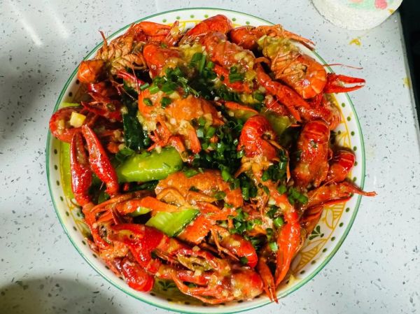 蒜蓉小龙虾怎么做才入味_蒜蓉小龙虾口感特点-第2张图片-山城妙识