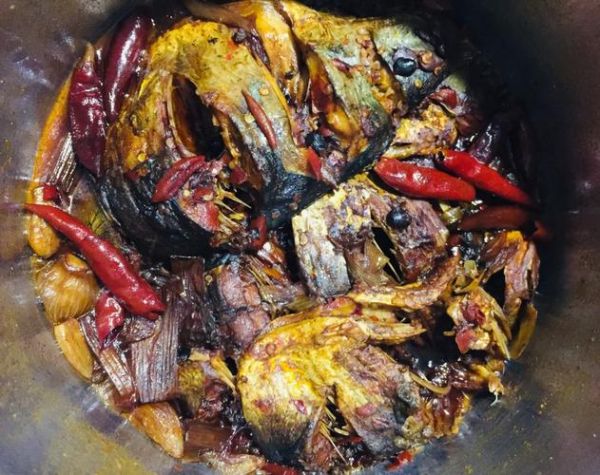 高压锅炖鱼多久鱼刺就酥了_鱼刺酥烂时间-第1张图片-山城妙识