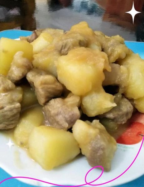 猪肉焖土豆块怎么做好吃_家常做法窍门-第1张图片-山城妙识 猪肉焖土豆块怎么做好吃_家常做法窍门-第1张图片-山城妙识