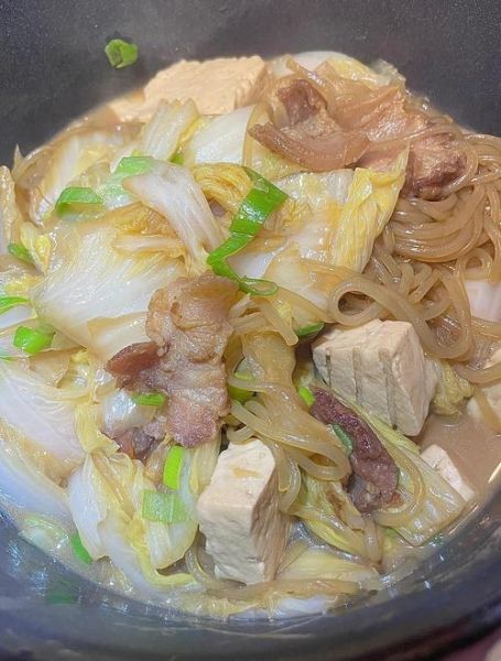 白菜豆腐炖粉条怎么做_家常做法窍门-第1张图片-山城妙识 白菜豆腐炖粉条怎么做_家常做法窍门-第1张图片-山城妙识