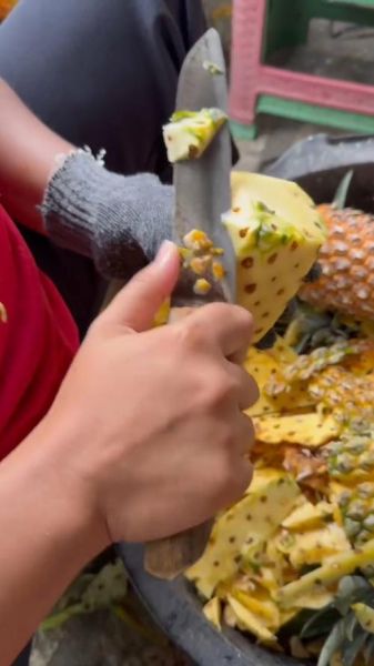 菠萝怎么切好看_菠萝怎么摆果盘-第2张图片-山城妙识