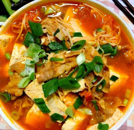 金针菇豆腐西红柿汤怎么做_金针菇豆腐西红柿汤的营养价值-第1张图片-山城妙识