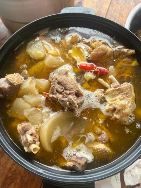 酸萝卜老鸭汤怎么炖好吃_老鸭汤去腥技巧-第1张图片-山城妙识 酸萝卜老鸭汤怎么炖好吃_老鸭汤去腥技巧-第1张图片-山城妙识