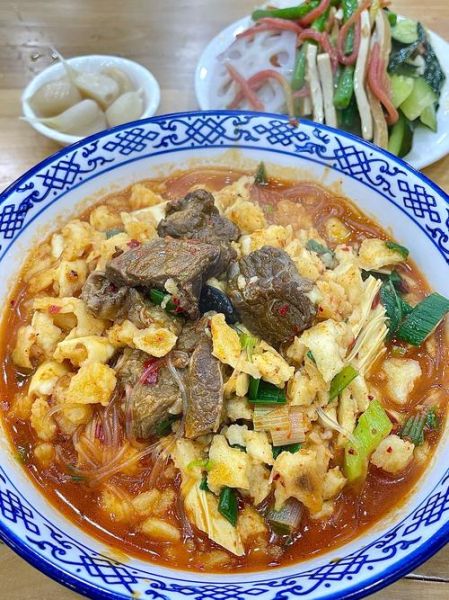 西安羊肉泡馍怎么做_西安羊肉泡馍哪家最正宗-第2张图片-山城妙识 西安羊肉泡馍怎么做_西安羊肉泡馍哪家最正宗-第2张图片-山城妙识