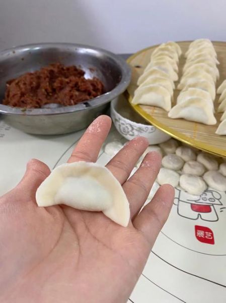 正宗牛肉水饺怎么做_牛肉水饺怎么调馅才嫩-第1张图片-山城妙识