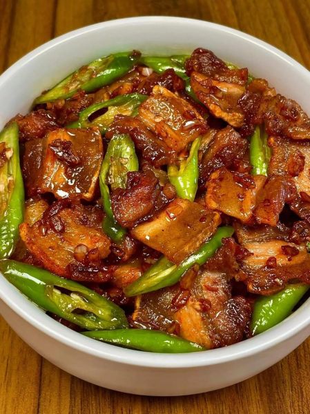 辣椒炒肉新手怎么做_辣椒炒肉家常做法步骤-第3张图片-山城妙识