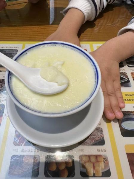 顺德双皮奶怎么做才正宗_顺德双皮奶的奶皮如何起两层-第1张图片-山城妙识