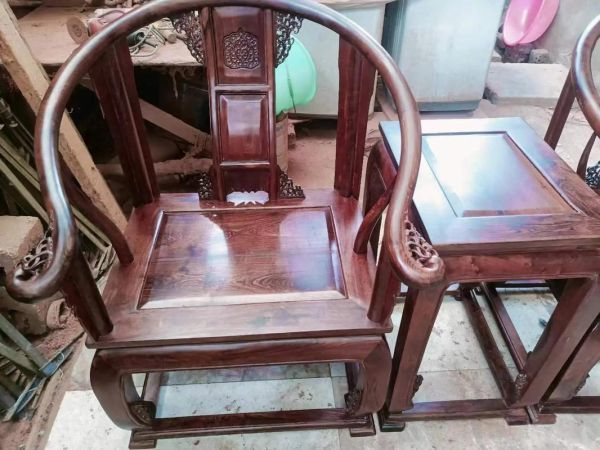 黄花梨木家具怎么鉴别真假_黄花梨木家具价格一般多少-第2张图片-山城妙识