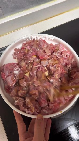 鲜兔子肉怎么做好吃_家常兔肉做法大全-第1张图片-山城妙识