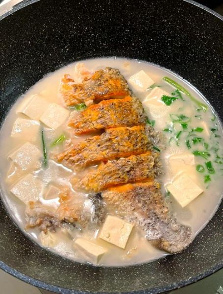 清汤鱼的做法_白色汤怎么熬-第1张图片-山城妙识