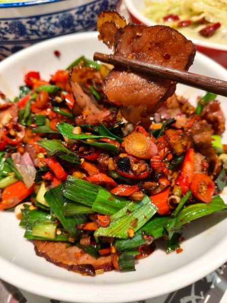 白糖熏肉火候怎样掌握_白糖熏肉怎么控制火候-第1张图片-山城妙识 白糖熏肉火候怎样掌握_白糖熏肉怎么控制火候-第1张图片-山城妙识