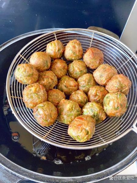 青萝卜丸子怎么做_青萝卜丸子炸多久才酥脆-第2张图片-山城妙识 青萝卜丸子怎么做_青萝卜丸子炸多久才酥脆-第2张图片-山城妙识