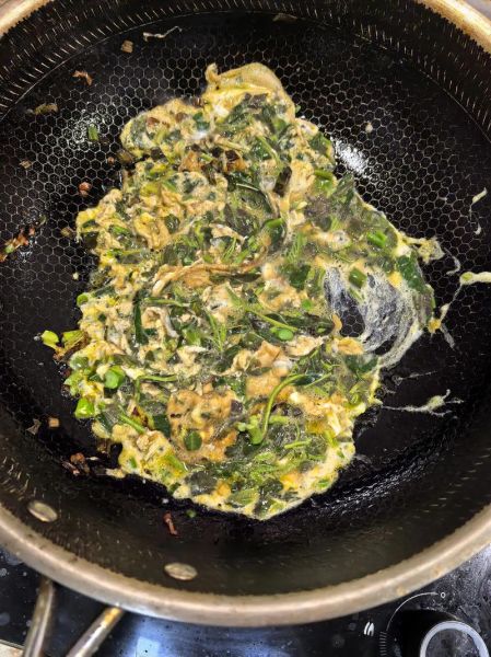香椿芽炒鸡蛋怎么做_香椿芽焯水几分钟-第3张图片-山城妙识 香椿芽炒鸡蛋怎么做_香椿芽焯水几分钟-第3张图片-山城妙识