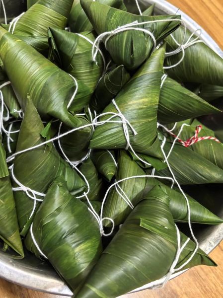 芦苇叶包粽子怎么煮_芦苇叶包粽子视频教程-第2张图片-山城妙识