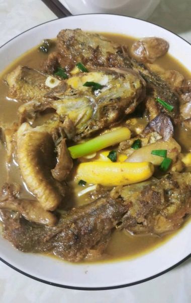 酱扔巴鱼怎么做好吃_酱扔巴鱼的家常做法-第1张图片-山城妙识