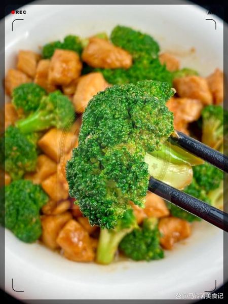 绿色西兰花怎么炒好吃_西兰花炒多久才脆嫩-第2张图片-山城妙识 绿色西兰花怎么炒好吃_西兰花炒多久才脆嫩-第2张图片-山城妙识