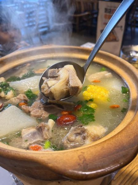 怎样熬羊肉汤_羊肉汤怎么熬不膻-第1张图片-山城妙识