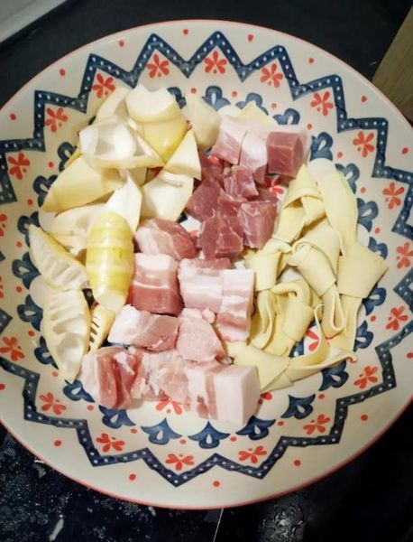 新鲜竹笋焯水要放盐吗_竹笋焯水正确方法-第1张图片-山城妙识 新鲜竹笋焯水要放盐吗_竹笋焯水正确方法-第1张图片-山城妙识