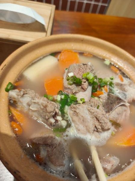 砂锅排骨煲怎么做_砂锅排骨煲需要焯水吗-第1张图片-山城妙识