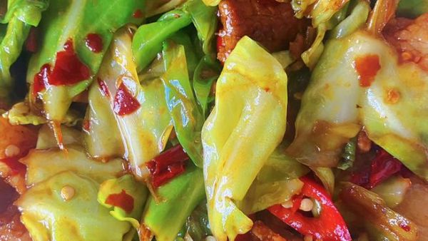 莲白回锅肉怎么做_莲白回锅肉家常做法-第1张图片-山城妙识 莲白回锅肉怎么做_莲白回锅肉家常做法-第1张图片-山城妙识