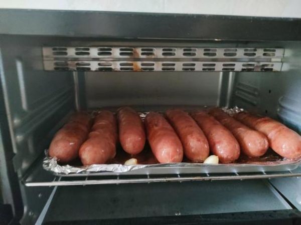 自制烤肠怎么做_家庭烤箱烤肠温度时间-第3张图片-山城妙识