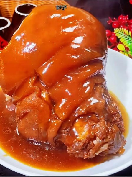 酱肘子家常做法不用高压锅_肘子怎么炖才软烂-第1张图片-山城妙识
