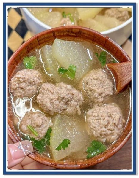 冬瓜丸子汤丸子怎么调馅_冬瓜丸子汤丸子调馅技巧-第2张图片-山城妙识